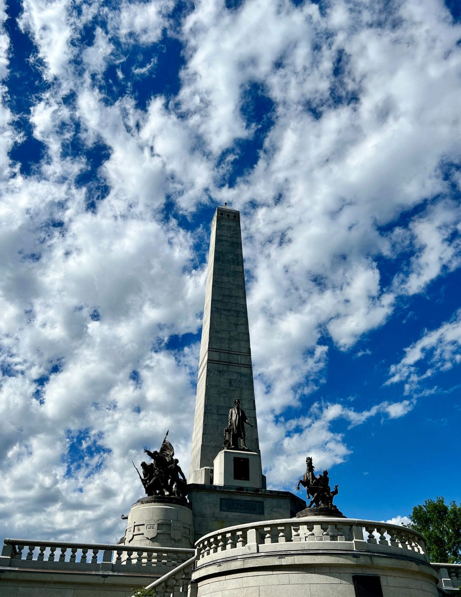 Things to Eat, Drink, and See in Springfield, Illinois - STEVEN KIMMI